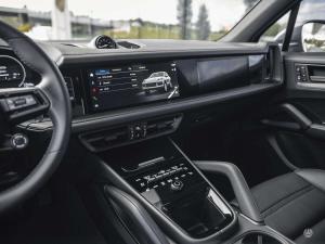 Pelēks Porsche Cayenne 2026 Viļņa, ar dzinēja tilpumu 3.00 L un nobraukumu 3 tūkst. km par 128550 €, foto 31 vietnē AUTOMOTO.COM.LV