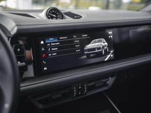 Pelēks Porsche Cayenne 2026 Viļņa, ar dzinēja tilpumu 3.00 L un nobraukumu 3 tūkst. km par 128550 €, foto 33 vietnē AUTOMOTO.COM.LV