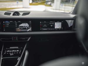 Pelēks Porsche Cayenne 2026 Viļņa, ar dzinēja tilpumu 3.00 L un nobraukumu 3 tūkst. km par 128550 €, foto 35 vietnē AUTOMOTO.COM.LV