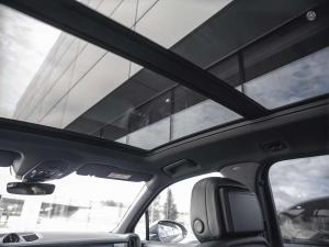 Pelēks Porsche Cayenne 2026 Viļņa, ar dzinēja tilpumu 3.00 L un nobraukumu 3 tūkst. km par 128550 €, foto 41 vietnē AUTOMOTO.COM.LV