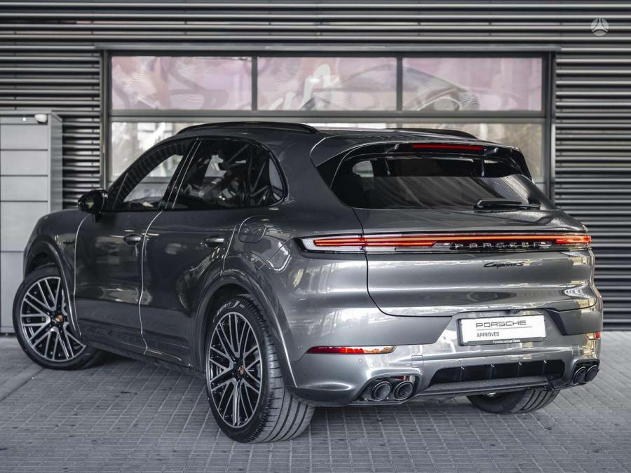 Pelēks Porsche Cayenne 2026 Viļņa, ar dzinēja tilpumu 3.00 L un nobraukumu 3 tūkst. km par 136323 €, foto 4 vietnē AUTOMOTO.COM.LV