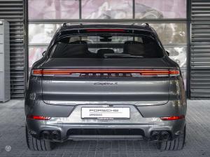 Pelēks Porsche Cayenne 2026 Viļņa, ar dzinēja tilpumu 3.00 L un nobraukumu 3 tūkst. km par 136323 €, foto 5 vietnē AUTOMOTO.COM.LV