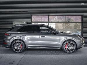Pelēks Porsche Cayenne 2026 Viļņa, ar dzinēja tilpumu 3.00 L un nobraukumu 3 tūkst. km par 136323 €, foto 7 vietnē AUTOMOTO.COM.LV