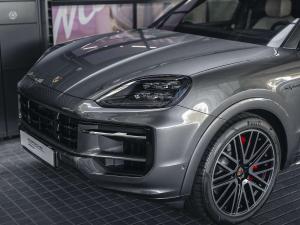 Pelēks Porsche Cayenne 2026 Viļņa, ar dzinēja tilpumu 3.00 L un nobraukumu 3 tūkst. km par 136323 €, foto 11 vietnē AUTOMOTO.COM.LV