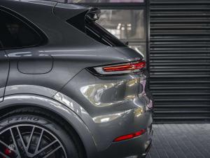 Pelēks Porsche Cayenne 2026 Viļņa, ar dzinēja tilpumu 3.00 L un nobraukumu 3 tūkst. km par 136323 €, foto 16 vietnē AUTOMOTO.COM.LV
