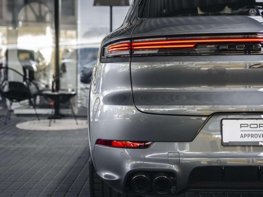 Pelēks Porsche Cayenne 2026 Viļņa, ar dzinēja tilpumu 3.00 L un nobraukumu 3 tūkst. km par 136323 €, foto 18 vietnē AUTOMOTO.COM.LV