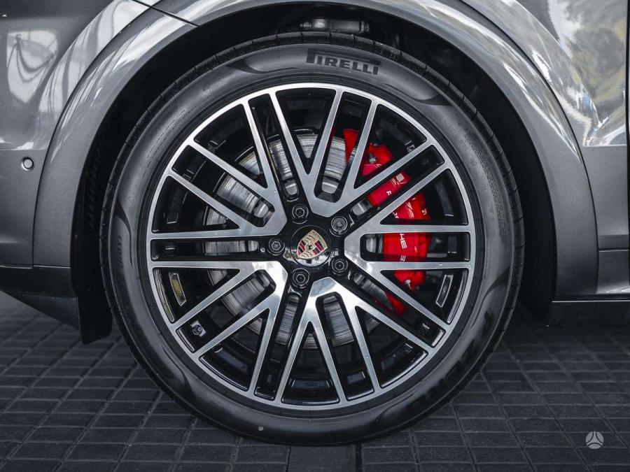 Pelēks Porsche Cayenne 2026 Viļņa, ar dzinēja tilpumu 3.00 L un nobraukumu 3 tūkst. km par 136323 €, foto 20 vietnē AUTOMOTO.COM.LV
