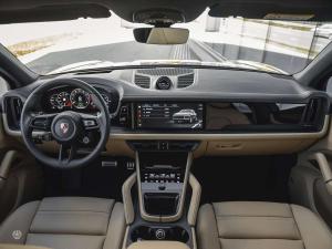 Pelēks Porsche Cayenne 2026 Viļņa, ar dzinēja tilpumu 3.00 L un nobraukumu 3 tūkst. km par 136323 €, foto 26 vietnē AUTOMOTO.COM.LV