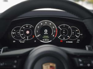 Pelēks Porsche Cayenne 2026 Viļņa, ar dzinēja tilpumu 3.00 L un nobraukumu 3 tūkst. km par 136323 €, foto 29 vietnē AUTOMOTO.COM.LV