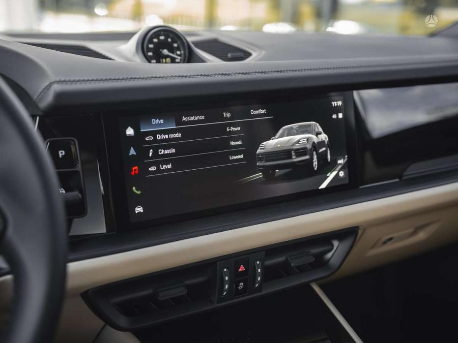 Pelēks Porsche Cayenne 2026 Viļņa, ar dzinēja tilpumu 3.00 L un nobraukumu 3 tūkst. km par 136323 €, foto 33 vietnē AUTOMOTO.COM.LV