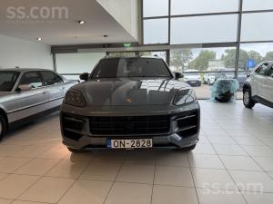 Grey Porsche Cayenne 2026 in Riga, with an engine capacity of 3.00 L and mileage of 19 thousand km for 115000 €, photo 3 on AUTOMOTO.COM.LV