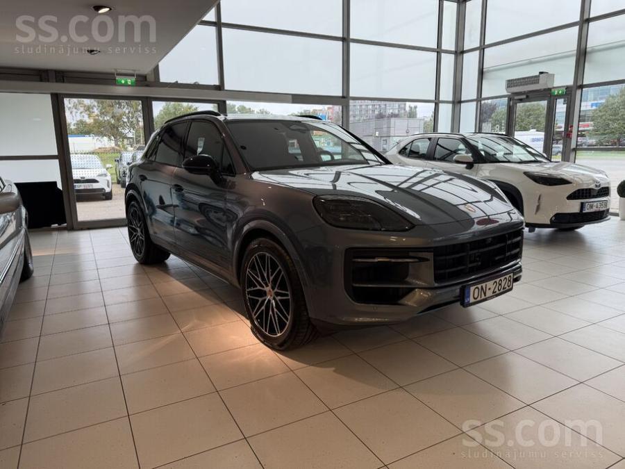 Grey Porsche Cayenne 2026 in Riga, with an engine capacity of 3.00 L and mileage of 19 thousand km for 115000 €, photo 7 on AUTOMOTO.COM.LV