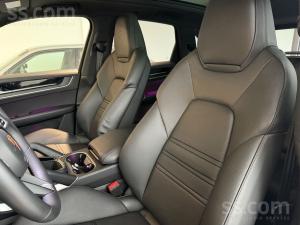 Grey Porsche Cayenne 2026 in Riga, with an engine capacity of 3.00 L and mileage of 19 thousand km for 115000 €, photo 15 on AUTOMOTO.COM.LV