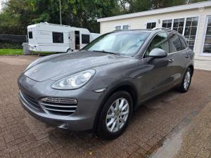 Серый Порше Каен 2013 в Каунас, объемом двигателя 3.00 л и пробегом 280 тыс. км за 7900 €, фото  на AUTOMOTO.COM.LV