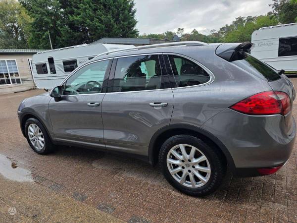 Pelēks Porsche Cayenne 2013 Kauņa, ar dzinēja tilpumu 3.00 L un nobraukumu 280 tūkst. km par 7900 €, foto 4 vietnē AUTOMOTO.COM.LV