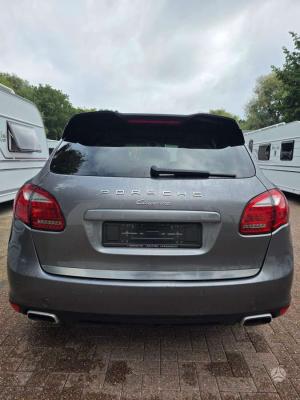 Pelēks Porsche Cayenne 2013 Kauņa, ar dzinēja tilpumu 3.00 L un nobraukumu 280 tūkst. km par 7900 €, foto 5 vietnē AUTOMOTO.COM.LV