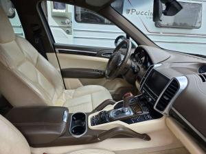 Pelēks Porsche Cayenne 2013 Kauņa, ar dzinēja tilpumu 3.00 L un nobraukumu 280 tūkst. km par 7900 €, foto 8 vietnē AUTOMOTO.COM.LV