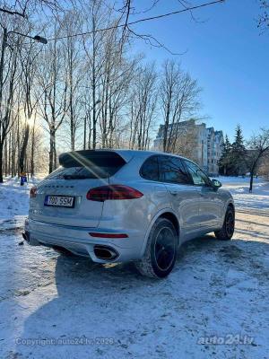 Pelēks Porsche Cayenne 2017 Tallina, ar dzinēja tilpumu 3.00 L un nobraukumu 146 tūkst. km par 33000 €, foto 3 vietnē AUTOMOTO.COM.LV