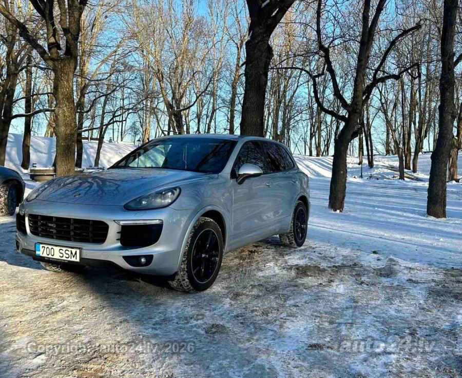 Grey Porsche Cayenne 2017 in Tallinn, with an engine capacity of 3.00 L and mileage of 146 thousand km for 33000 €, photo 2 on AUTOMOTO.COM.LV