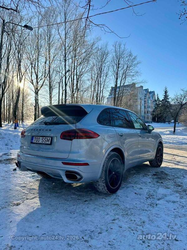 Pelēks Porsche Cayenne 2017 Tallina, ar dzinēja tilpumu 3.00 L un nobraukumu 146 tūkst. km par 33000 €, foto 3 vietnē AUTOMOTO.COM.LV