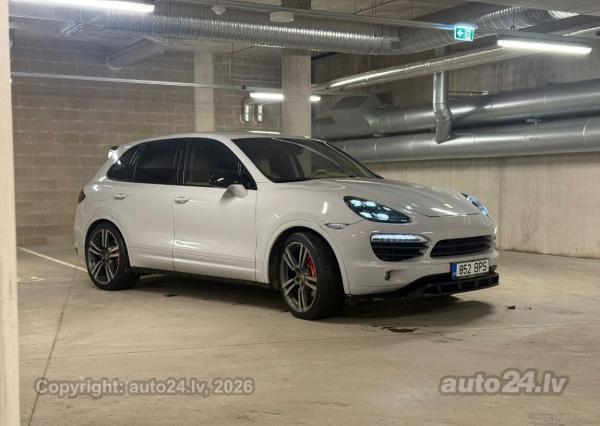 Pelēks Porsche Cayenne 2011 Tallina, ar dzinēja tilpumu 3.00 L un nobraukumu 0 tūkst. km par 17500 €, foto 2 vietnē AUTOMOTO.COM.LV