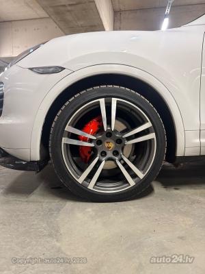 Pelēks Porsche Cayenne 2011 Tallina, ar dzinēja tilpumu 3.00 L un nobraukumu 0 tūkst. km par 17500 €, foto 13 vietnē AUTOMOTO.COM.LV