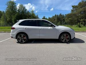 Pelēks Porsche Cayenne 2011 Tallina, ar dzinēja tilpumu 3.00 L un nobraukumu 282 tūkst. km par 14990 €, foto 3 vietnē AUTOMOTO.COM.LV
