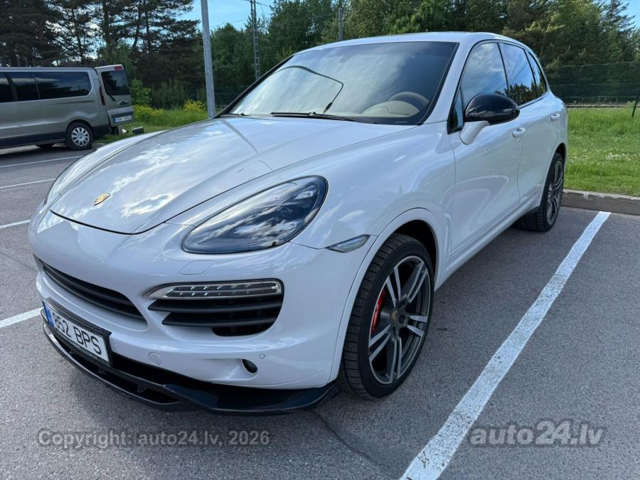 Pelēks Porsche Cayenne 2011 Tallina, ar dzinēja tilpumu 3.00 L un nobraukumu 282 tūkst. km par 14990 €, foto 4 vietnē AUTOMOTO.COM.LV