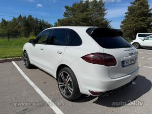 Pelēks Porsche Cayenne 2011 Tallina, ar dzinēja tilpumu 3.00 L un nobraukumu 282 tūkst. km par 14990 €, foto 8 vietnē AUTOMOTO.COM.LV