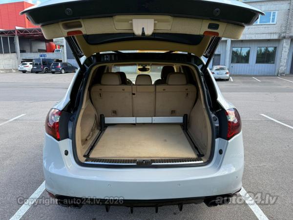 Grey Porsche Cayenne 2011 in Tallinn, with an engine capacity of 3.00 L and mileage of 282 thousand km for 14990 €, photo 9 on AUTOMOTO.COM.LV