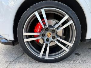 Pelēks Porsche Cayenne 2011 Tallina, ar dzinēja tilpumu 3.00 L un nobraukumu 282 tūkst. km par 14990 €, foto 12 vietnē AUTOMOTO.COM.LV