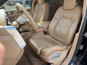 Pelēks Porsche Cayenne 2011 Tallina, ar dzinēja tilpumu 3.00 L un nobraukumu 282 tūkst. km par 14990 €, foto 14 vietnē AUTOMOTO.COM.LV