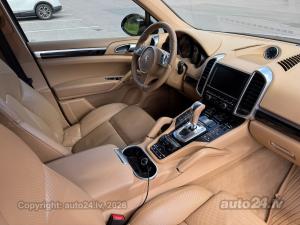 Pelēks Porsche Cayenne 2011 Tallina, ar dzinēja tilpumu 3.00 L un nobraukumu 282 tūkst. km par 14990 €, foto 19 vietnē AUTOMOTO.COM.LV