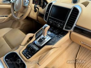 Pelēks Porsche Cayenne 2011 Tallina, ar dzinēja tilpumu 3.00 L un nobraukumu 282 tūkst. km par 14990 €, foto 23 vietnē AUTOMOTO.COM.LV