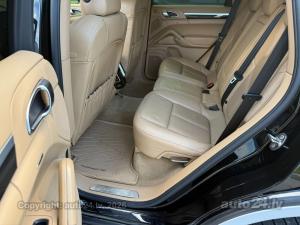 Pelēks Porsche Cayenne 2011 Tallina, ar dzinēja tilpumu 3.00 L un nobraukumu 282 tūkst. km par 14990 €, foto 25 vietnē AUTOMOTO.COM.LV