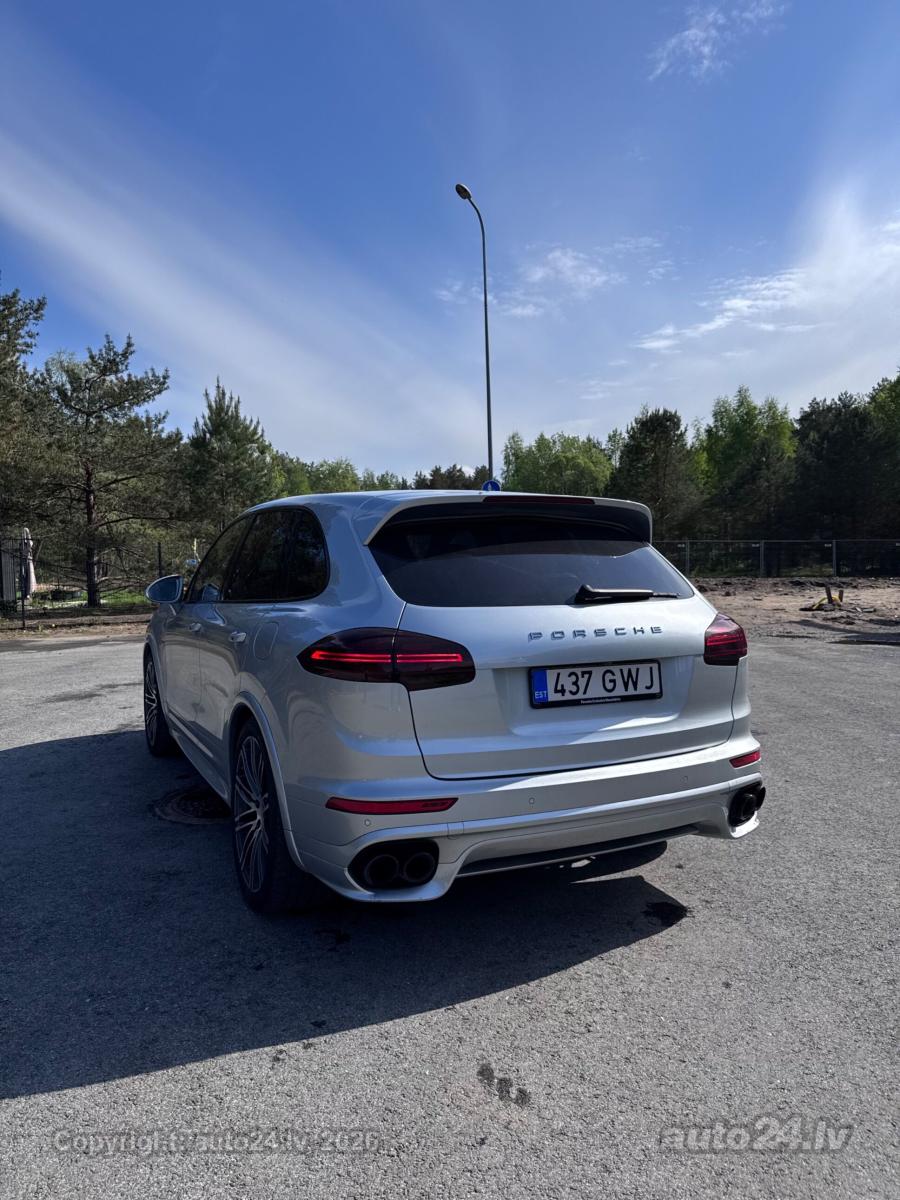 Pelēks Porsche Cayenne 2017 Tallina, ar dzinēja tilpumu 3.00 L un nobraukumu 124 tūkst. km par 39000 €, foto 4 vietnē AUTOMOTO.COM.LV