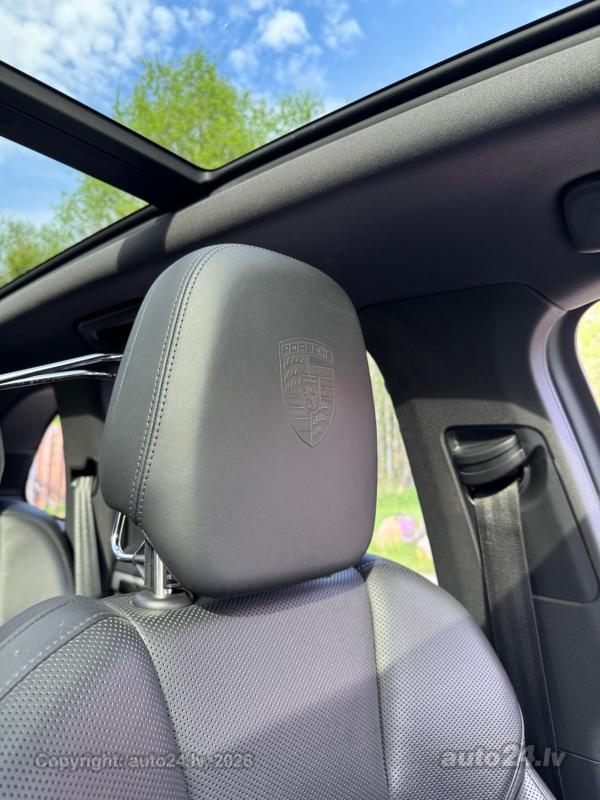 Pelēks Porsche Cayenne 2017 Tallina, ar dzinēja tilpumu 3.00 L un nobraukumu 124 tūkst. km par 39000 €, foto 7 vietnē AUTOMOTO.COM.LV