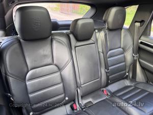 Pelēks Porsche Cayenne 2017 Tallina, ar dzinēja tilpumu 3.00 L un nobraukumu 124 tūkst. km par 39000 €, foto 9 vietnē AUTOMOTO.COM.LV