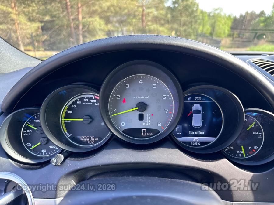 Pelēks Porsche Cayenne 2017 Tallina, ar dzinēja tilpumu 3.00 L un nobraukumu 124 tūkst. km par 39000 €, foto 11 vietnē AUTOMOTO.COM.LV