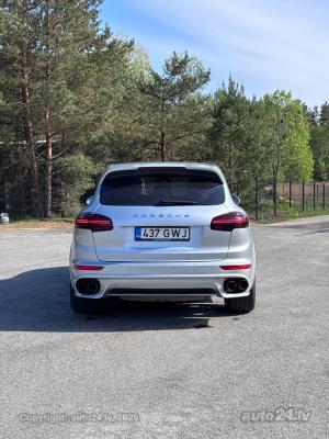 Pelēks Porsche Cayenne 2017 Tallina, ar dzinēja tilpumu 3.00 L un nobraukumu 124 tūkst. km par 39000 €, foto 14 vietnē AUTOMOTO.COM.LV