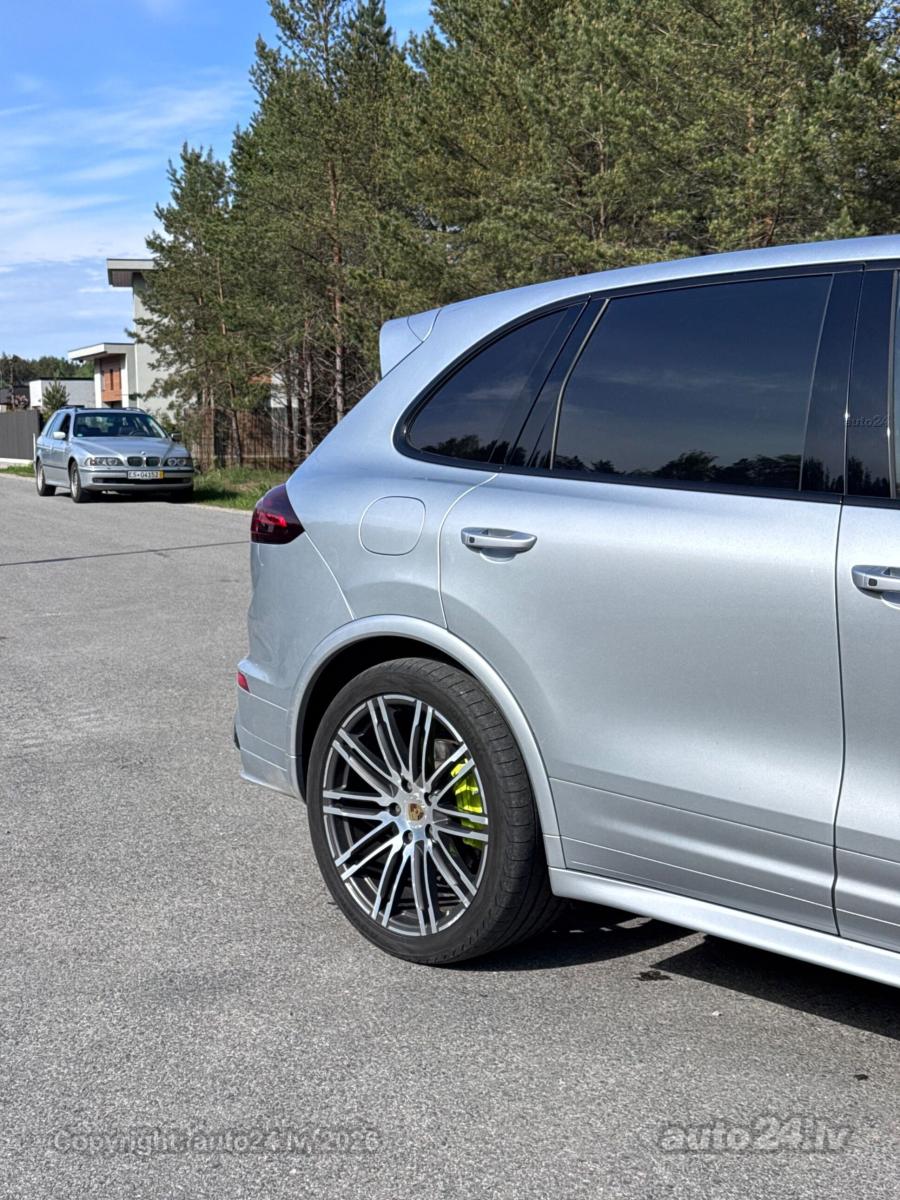 Pelēks Porsche Cayenne 2017 Tallina, ar dzinēja tilpumu 3.00 L un nobraukumu 124 tūkst. km par 39000 €, foto 15 vietnē AUTOMOTO.COM.LV