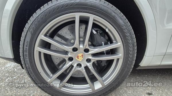 Pelēks Porsche Cayenne 2021 Tallina, ar dzinēja tilpumu 4.00 L un nobraukumu 37 tūkst. km par 119000 €, foto 8 vietnē AUTOMOTO.COM.LV
