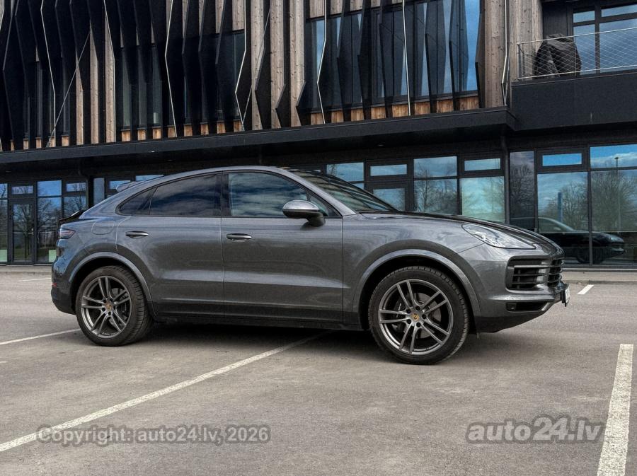 Grey Porsche Cayenne 2021 in Tallinn, with an engine capacity of 3.00 L and mileage of 74 thousand km for 75900 €, photo 20 on AUTOMOTO.COM.LV