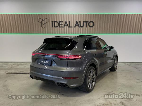 Grey Porsche Cayenne 2021 in Tallinn, with an engine capacity of 3.00 L and mileage of 81 thousand km for 66990 €, photo 4 on AUTOMOTO.COM.LV