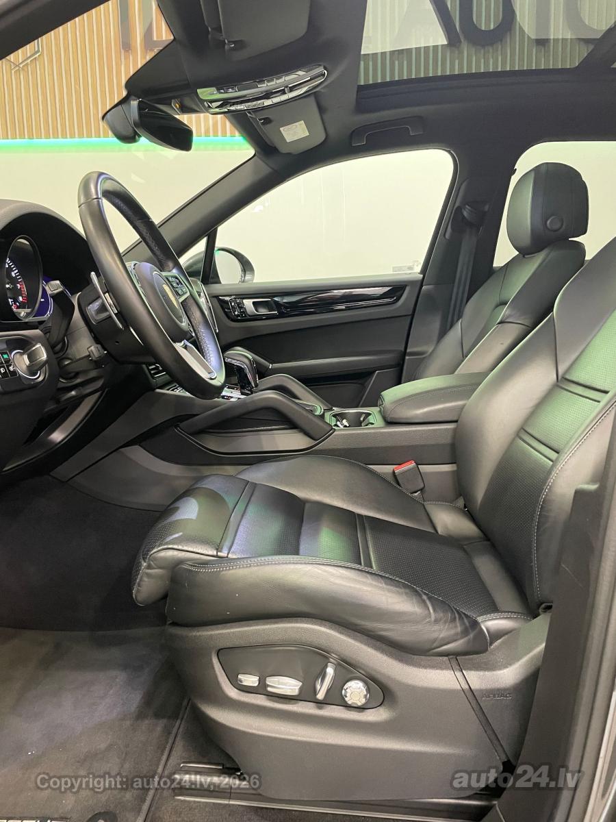 Pelēks Porsche Cayenne 2021 Tallina, ar dzinēja tilpumu 3.00 L un nobraukumu 81 tūkst. km par 66990 €, foto 7 vietnē AUTOMOTO.COM.LV
