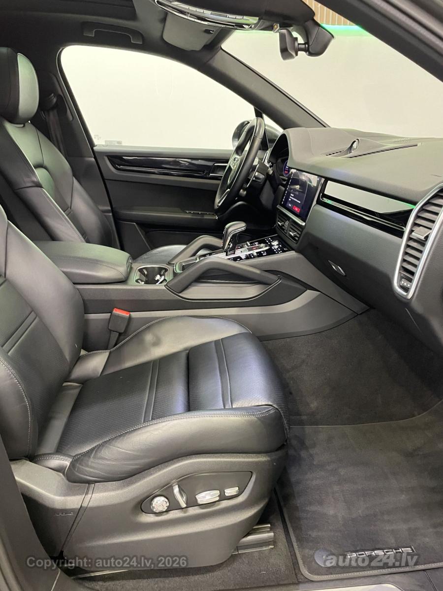 Pelēks Porsche Cayenne 2021 Tallina, ar dzinēja tilpumu 3.00 L un nobraukumu 81 tūkst. km par 66990 €, foto 10 vietnē AUTOMOTO.COM.LV
