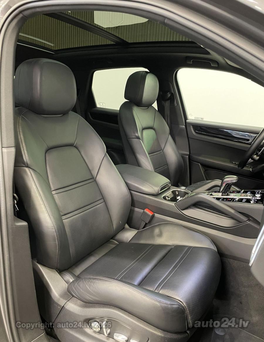 Pelēks Porsche Cayenne 2021 Tallina, ar dzinēja tilpumu 3.00 L un nobraukumu 81 tūkst. km par 66990 €, foto 11 vietnē AUTOMOTO.COM.LV