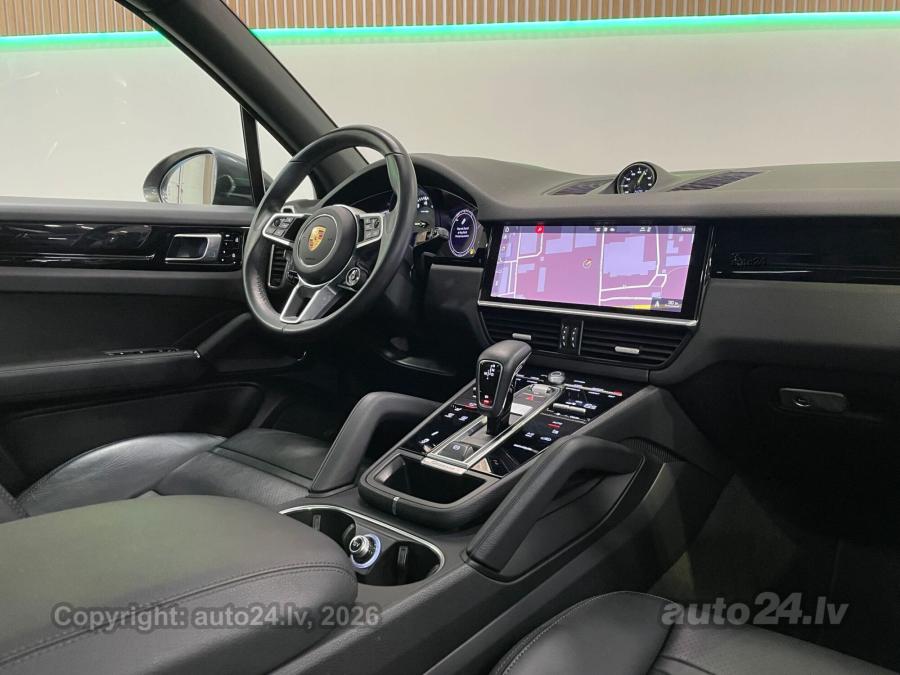 Pelēks Porsche Cayenne 2021 Tallina, ar dzinēja tilpumu 3.00 L un nobraukumu 81 tūkst. km par 66990 €, foto 13 vietnē AUTOMOTO.COM.LV
