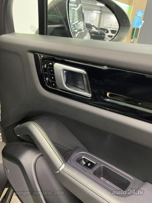 Pelēks Porsche Cayenne 2021 Tallina, ar dzinēja tilpumu 3.00 L un nobraukumu 81 tūkst. km par 66990 €, foto 21 vietnē AUTOMOTO.COM.LV