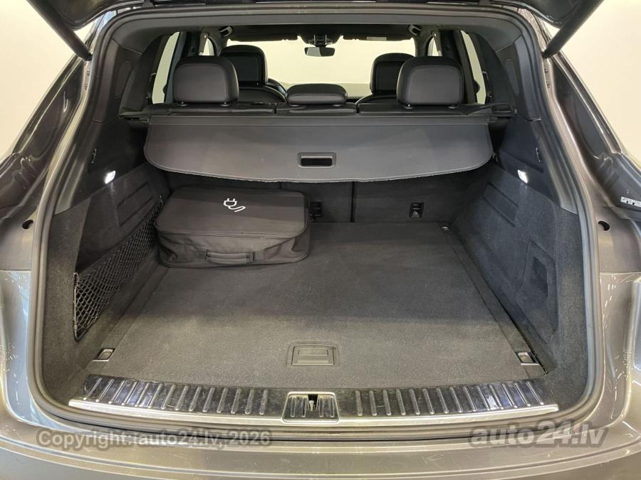 Pelēks Porsche Cayenne 2021 Tallina, ar dzinēja tilpumu 3.00 L un nobraukumu 81 tūkst. km par 66990 €, foto 22 vietnē AUTOMOTO.COM.LV